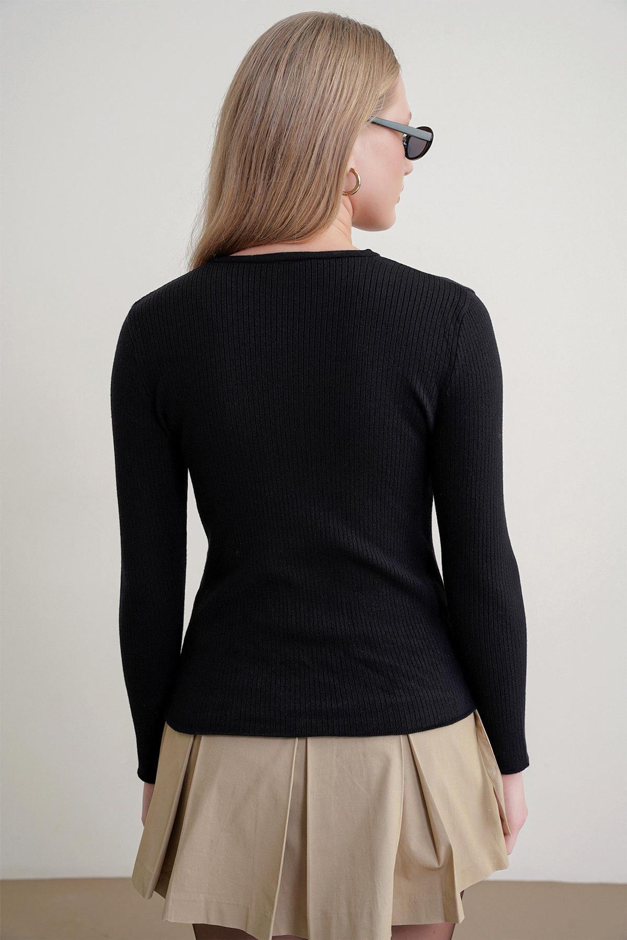 HiCCUP - Black Mixray Button Detailed Crew Neck Sweater Women