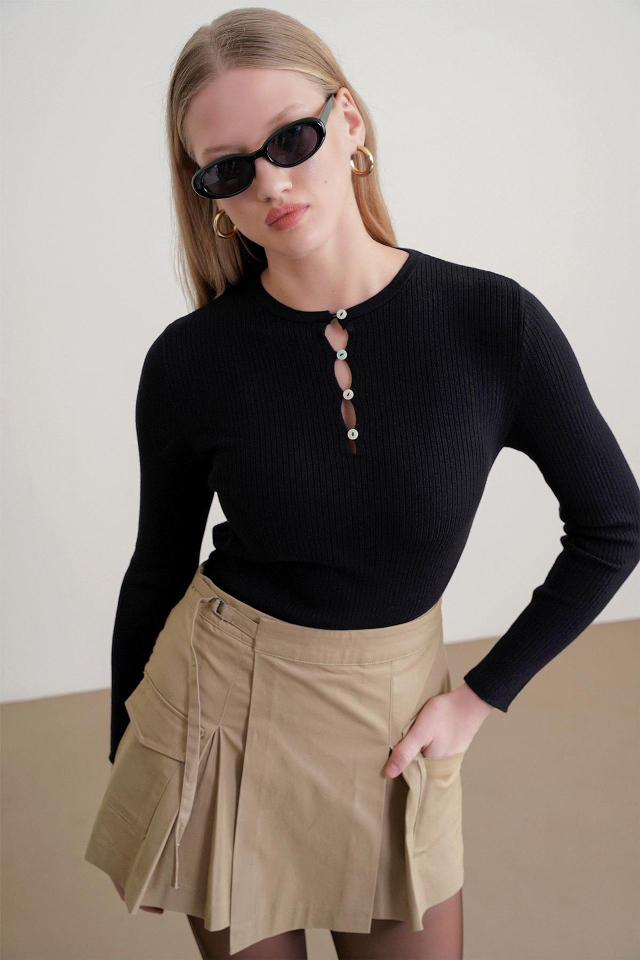 HiCCUP - Black Mixray Button Detailed Crew Neck Sweater Women