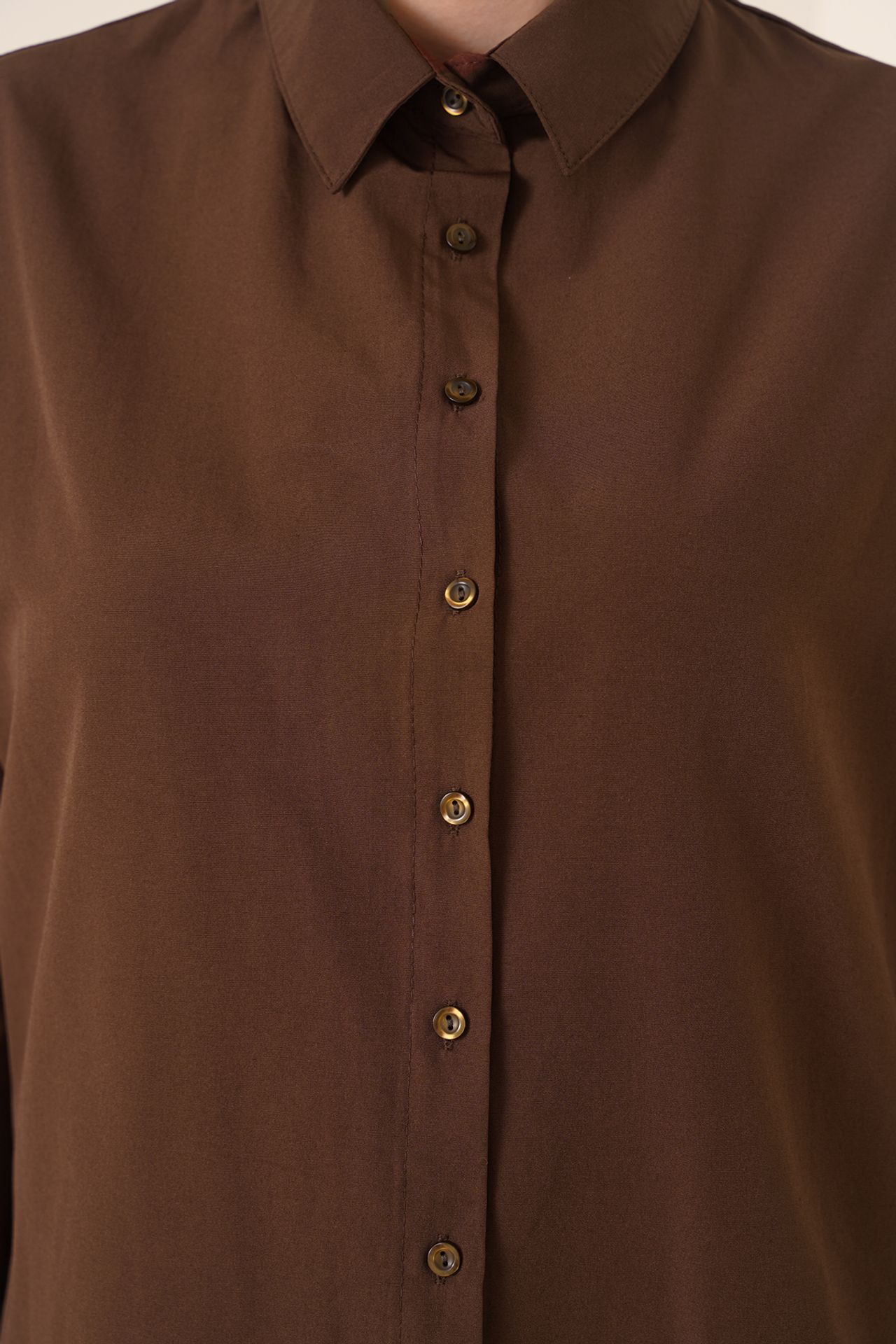 HiCCUP - Mocha Brown Bdart Long Poplin Shirt With Button Closure Women
